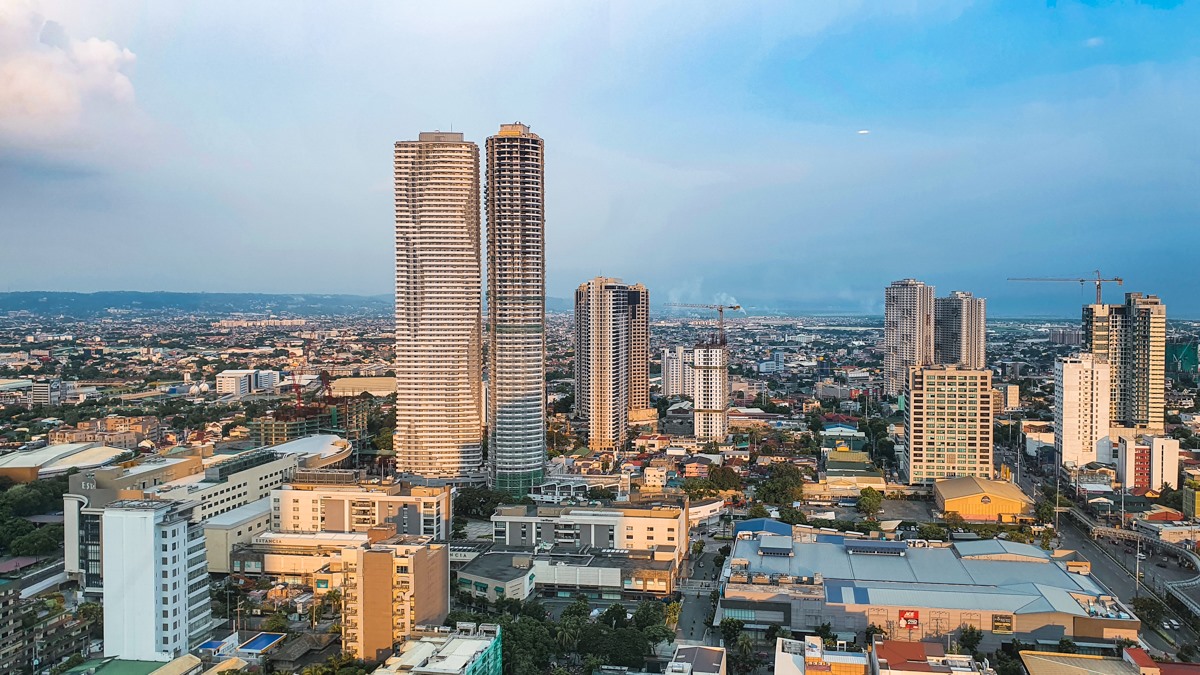 Have a Quick Staycation Getaway at the Heart of the Metro in Astoria ...