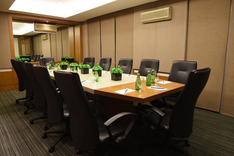Which Suits You Best? Explore the Various Boardrooms and Function Rooms ...