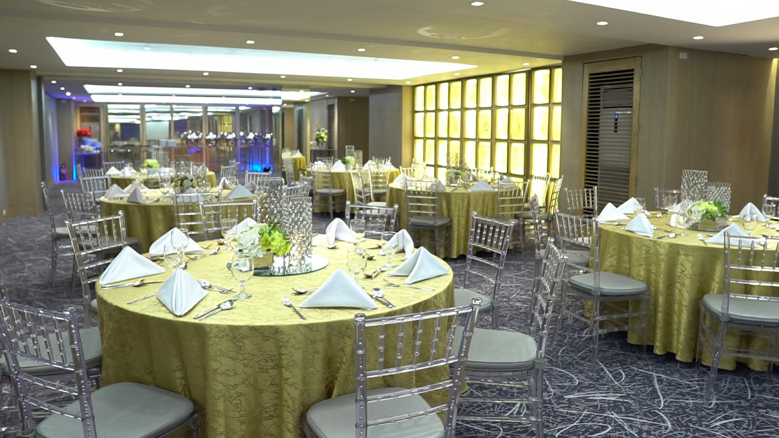 Which Suits You Best? Explore the Various Boardrooms and Function Rooms ...