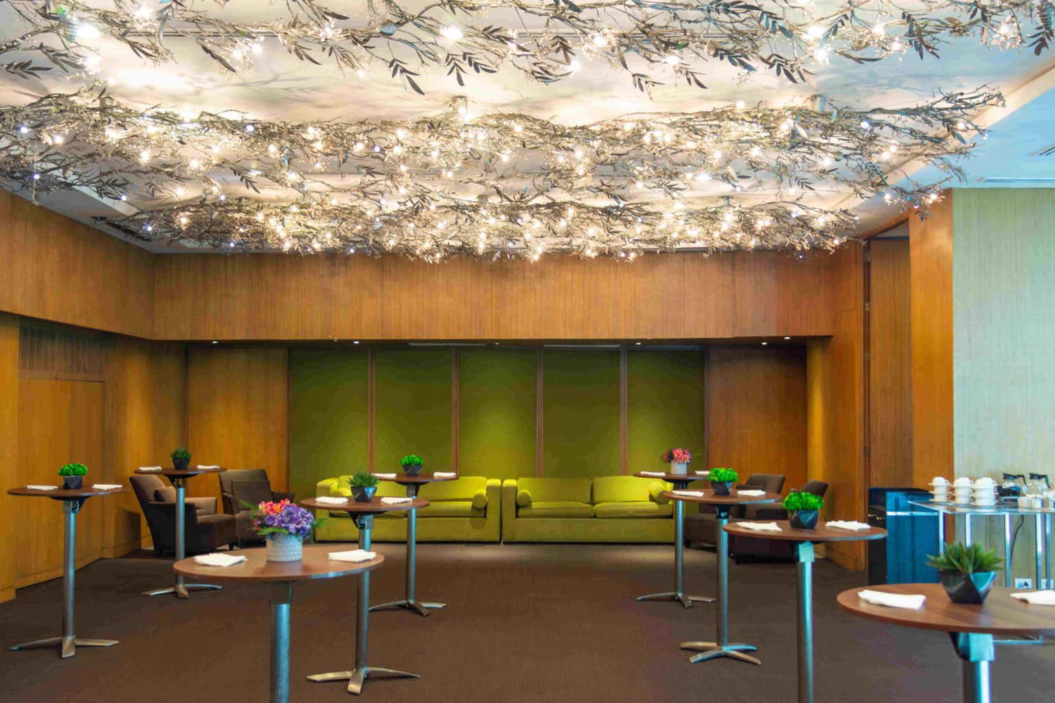 Which Suits You Best? Explore the Various Boardrooms and Function Rooms ...